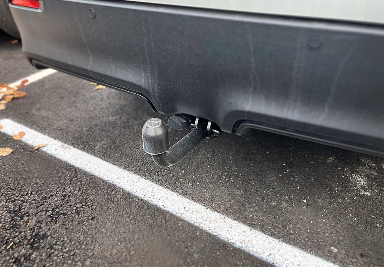 Elbil med firehjulstrekk og hengerfeste | Toyota Norge